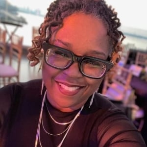 Audrey Holt's Instagram, Twitter & Facebook on IDCrawl